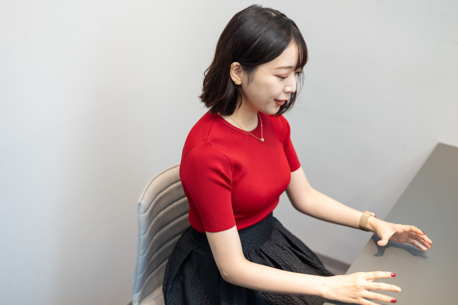 ビジネスの場でも、自分の言葉で語る。書評家の三宅香帆さんに聞く、好きを言語化して仕事に生かすヒント | WORK MILL