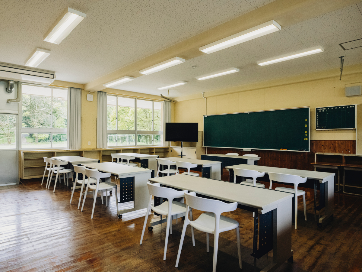 熊本県山鹿市にワークスペース付きの「YAMAGA BASE」 廃校を生かして地方から世界への新たなチャレンジを生む総合施設に | WORK MILL